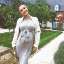 Star of Frozen Samantha Barks welcomes first baby | Bounty