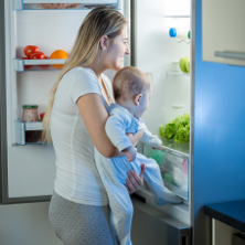 10 one-handed snacks for new mums